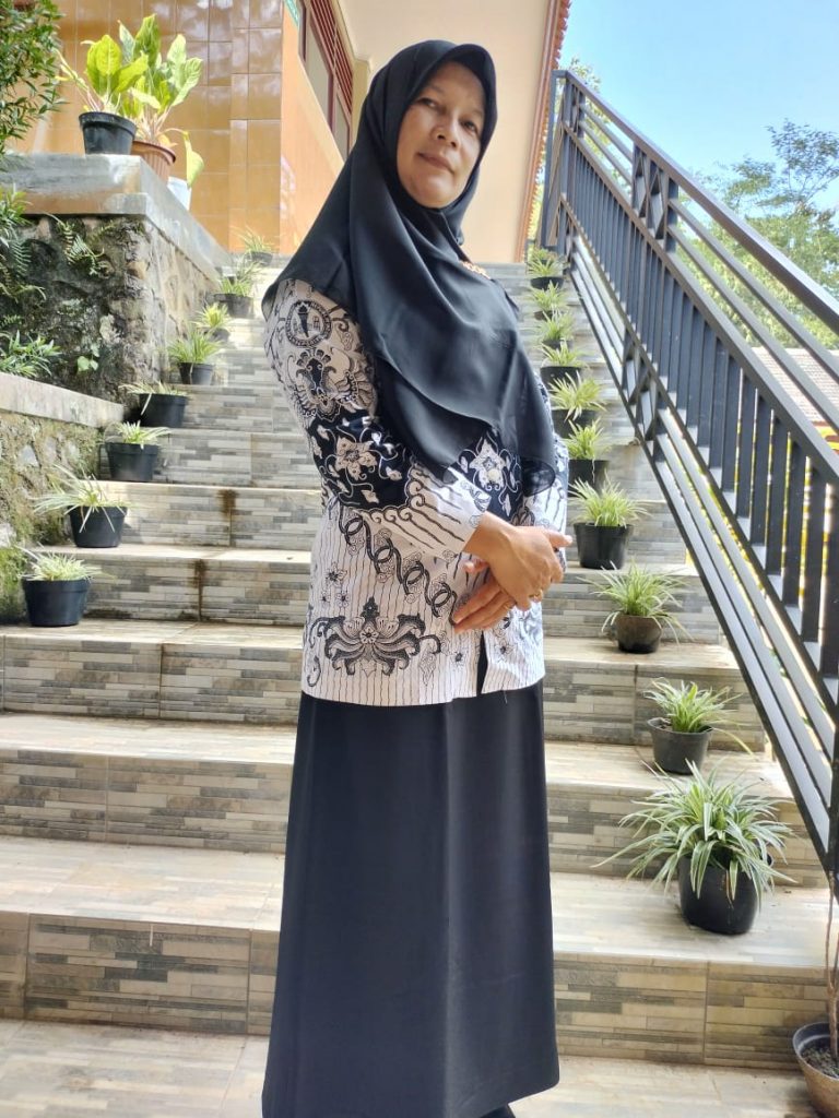 Guru & Karyawan - SMPN 3 KOKAP